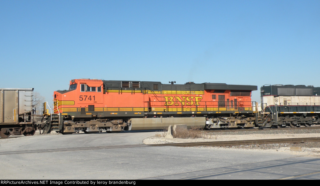 BNSF 5741 at santa fe jct
